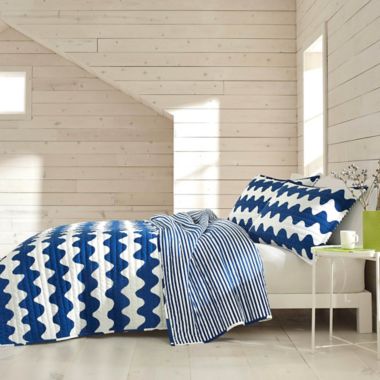 Marimekko® Pikku Lokki Quilt Set in Blue | Bed Bath & Beyond